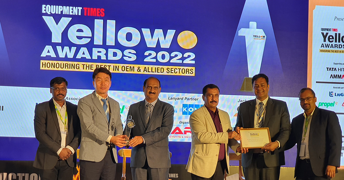 Hyundai R215L SMART Plus Wins Best Design Innovation at Yellow Awards 2022